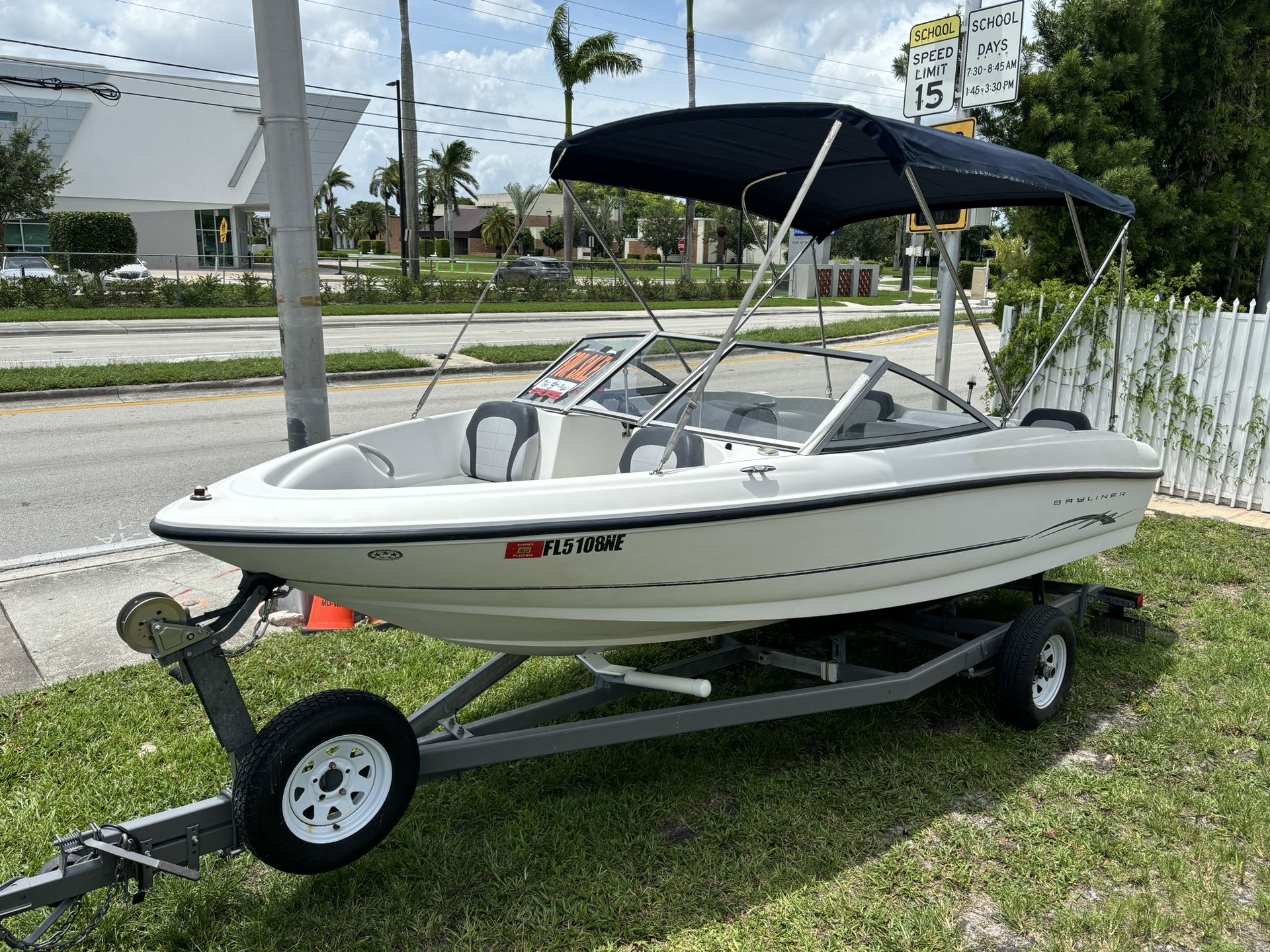 2005 Bayliner 17.5 Foot 3.0 Mercruiser Engine for Sale in Miami, FL ...