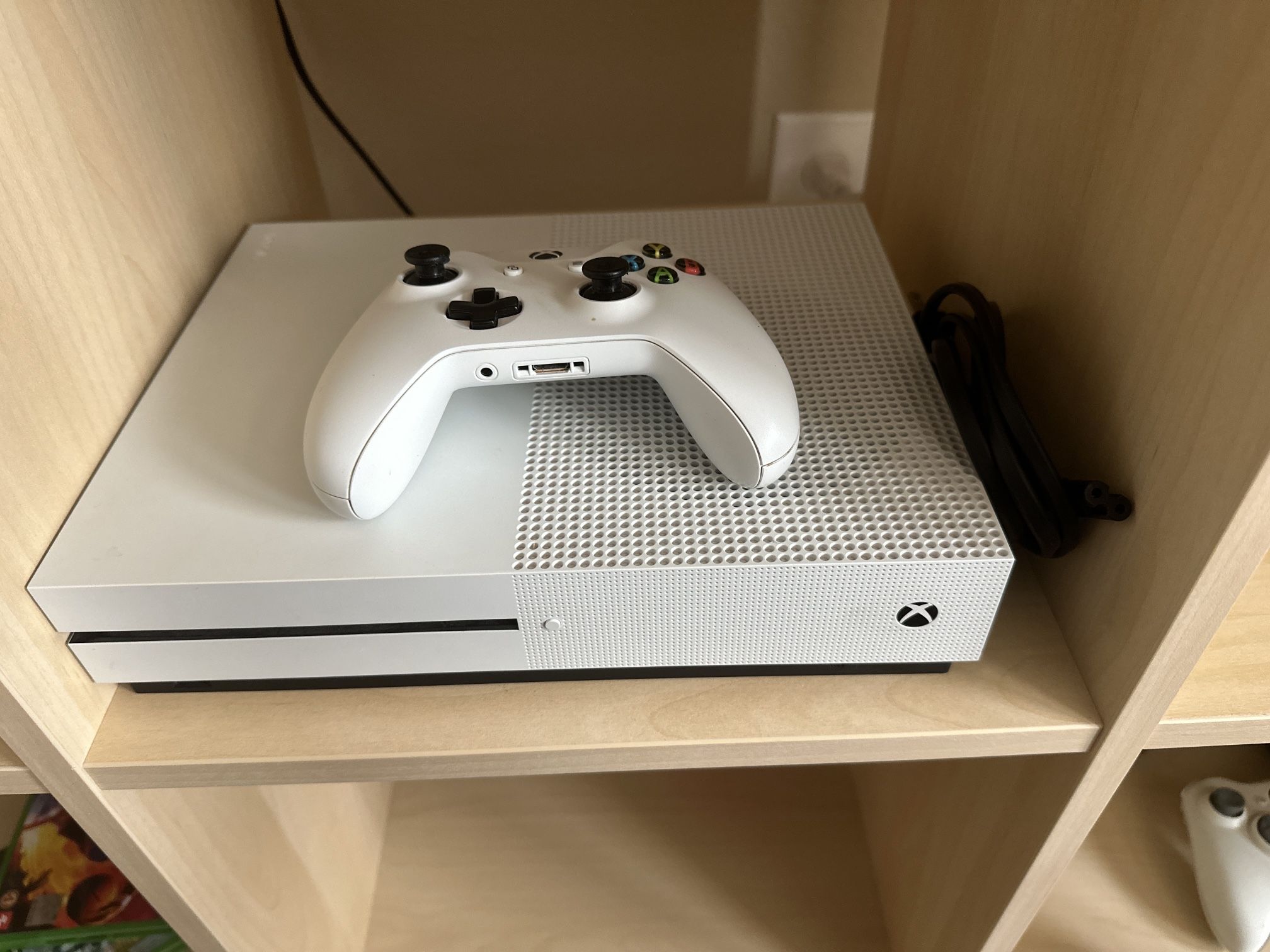 Xbox One S + Controller + Games for Sale in Stafford, TX - OfferUp