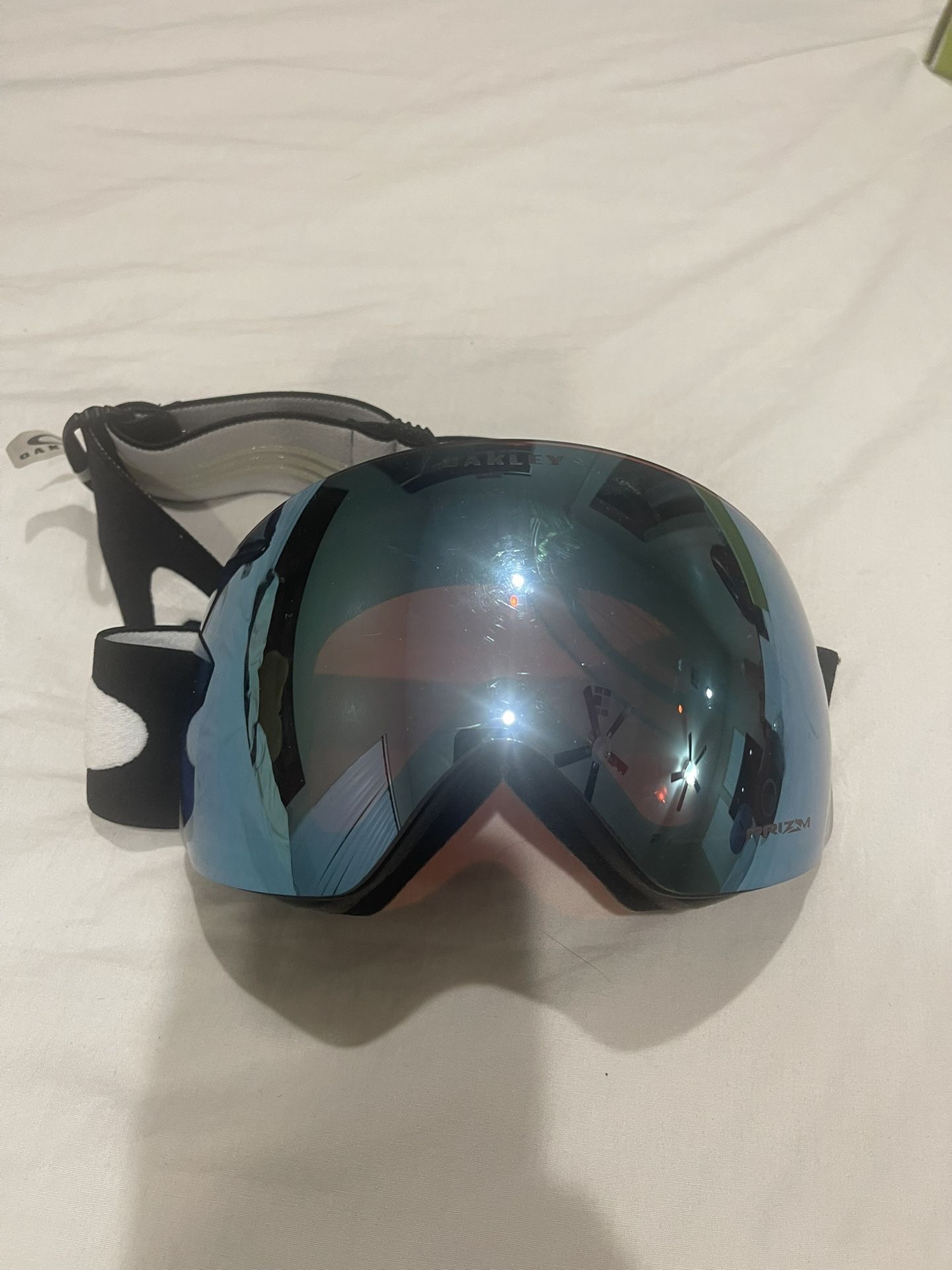 Oakley Flight Deck Snow Goggles – Matte Black / Prizm Sapphire Lens for ...