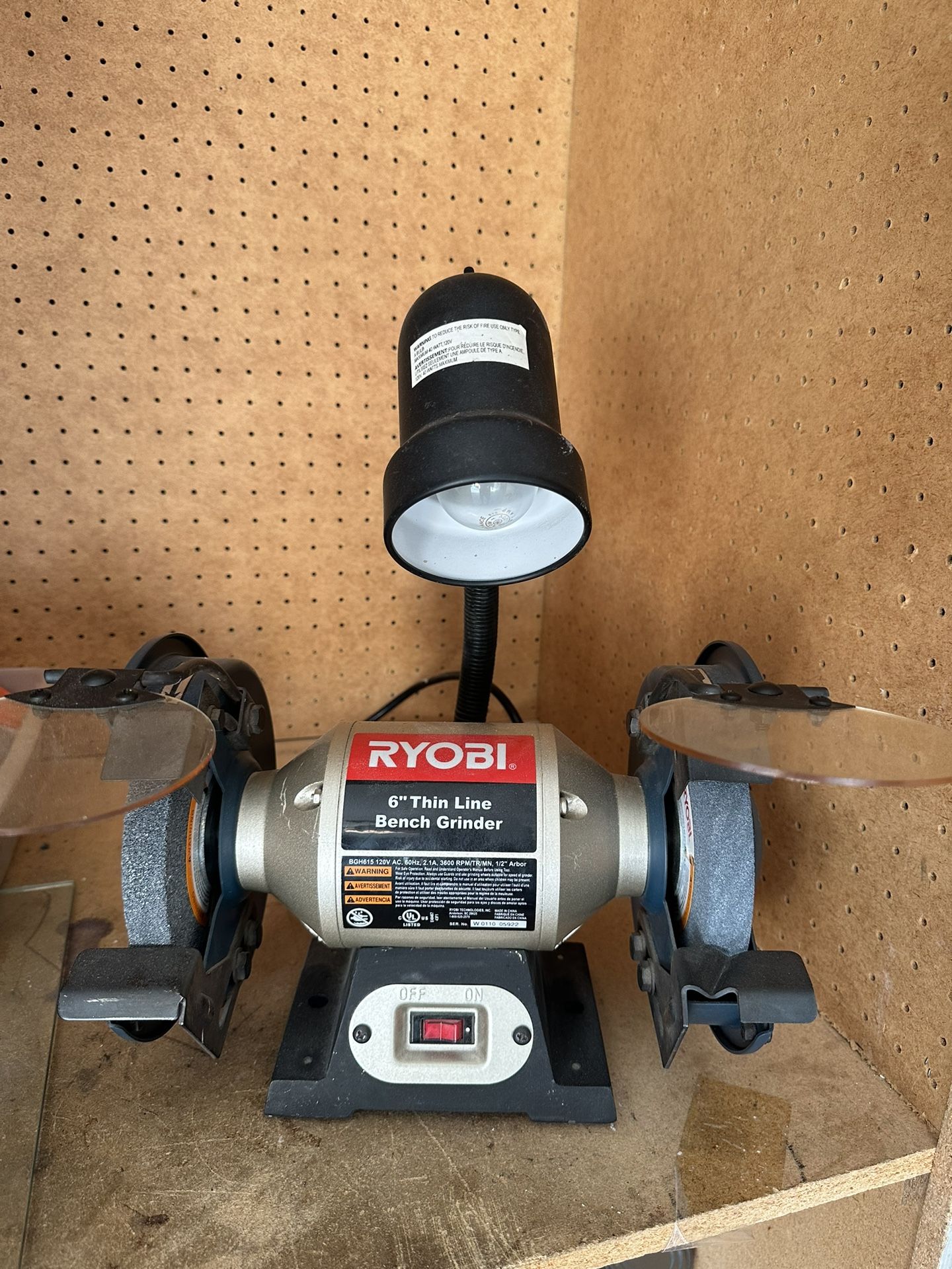 Ryobi 6” Bench Grinder With Light for Sale in Peoria, AZ - OfferUp