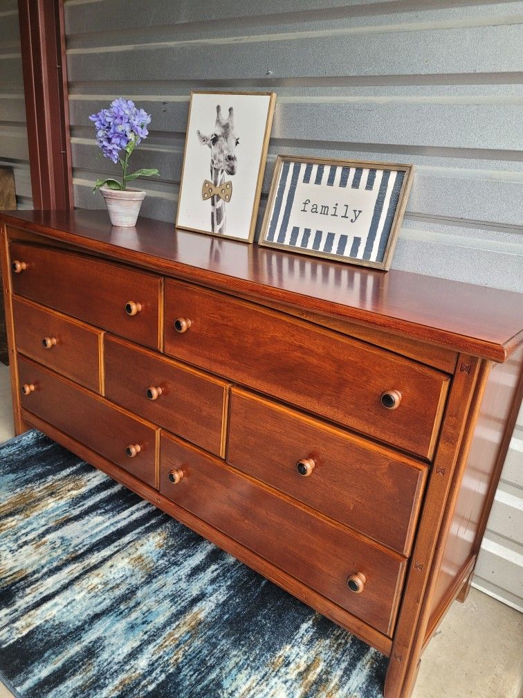 Beautiful Dresser 7 Drawers for Sale in Riverbank, CA - OfferUp