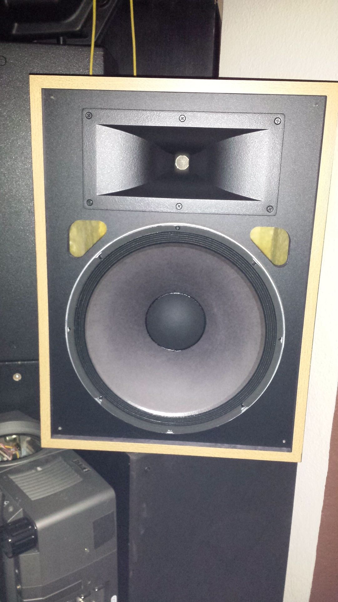 3 JBL Pro. 4655 Spkrs 15” woof & 1” titanium horn. 250 watts. Rms Made ...
