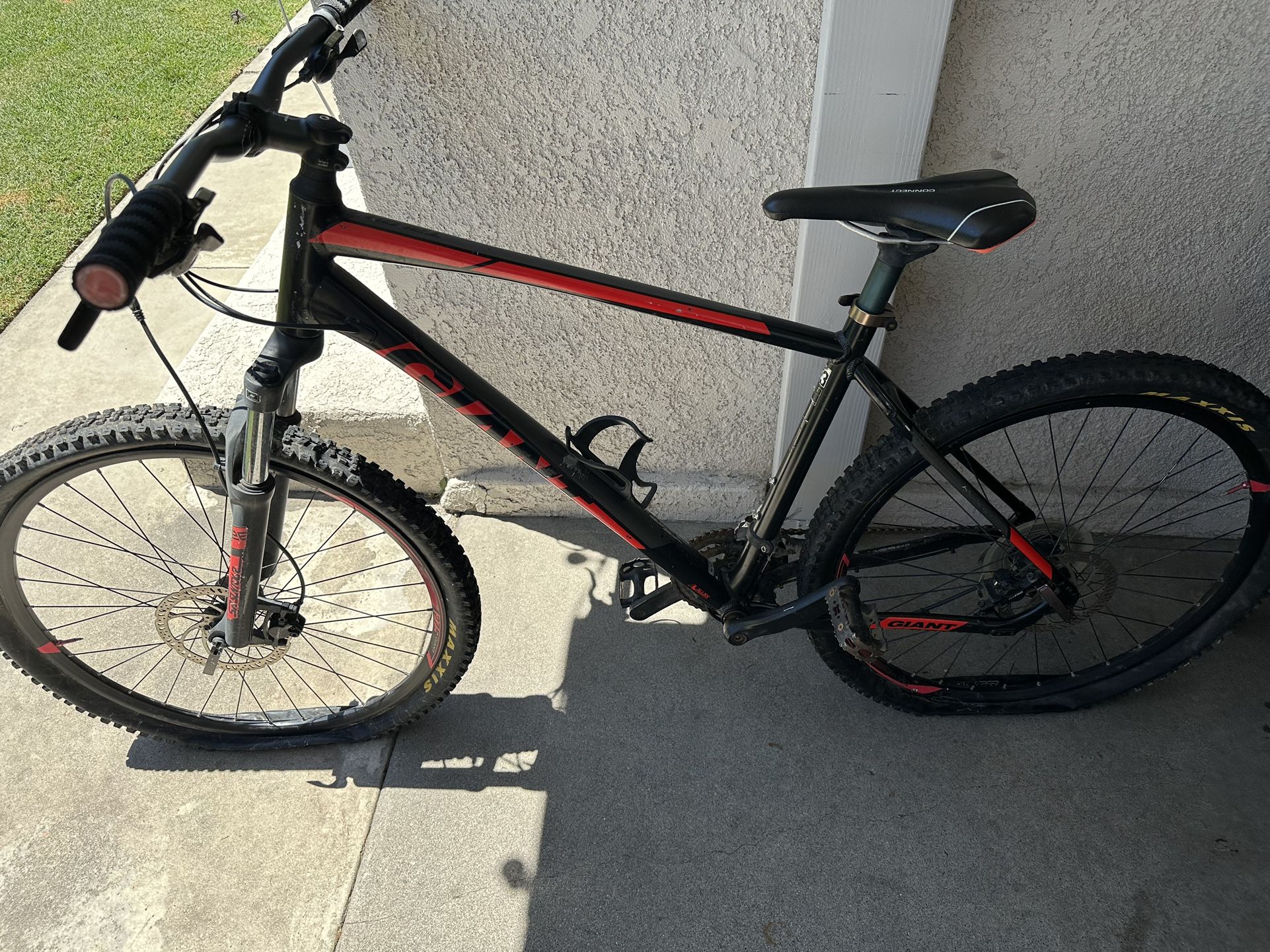 Giant Talon Large Frame for Sale in Anaheim, CA - OfferUp