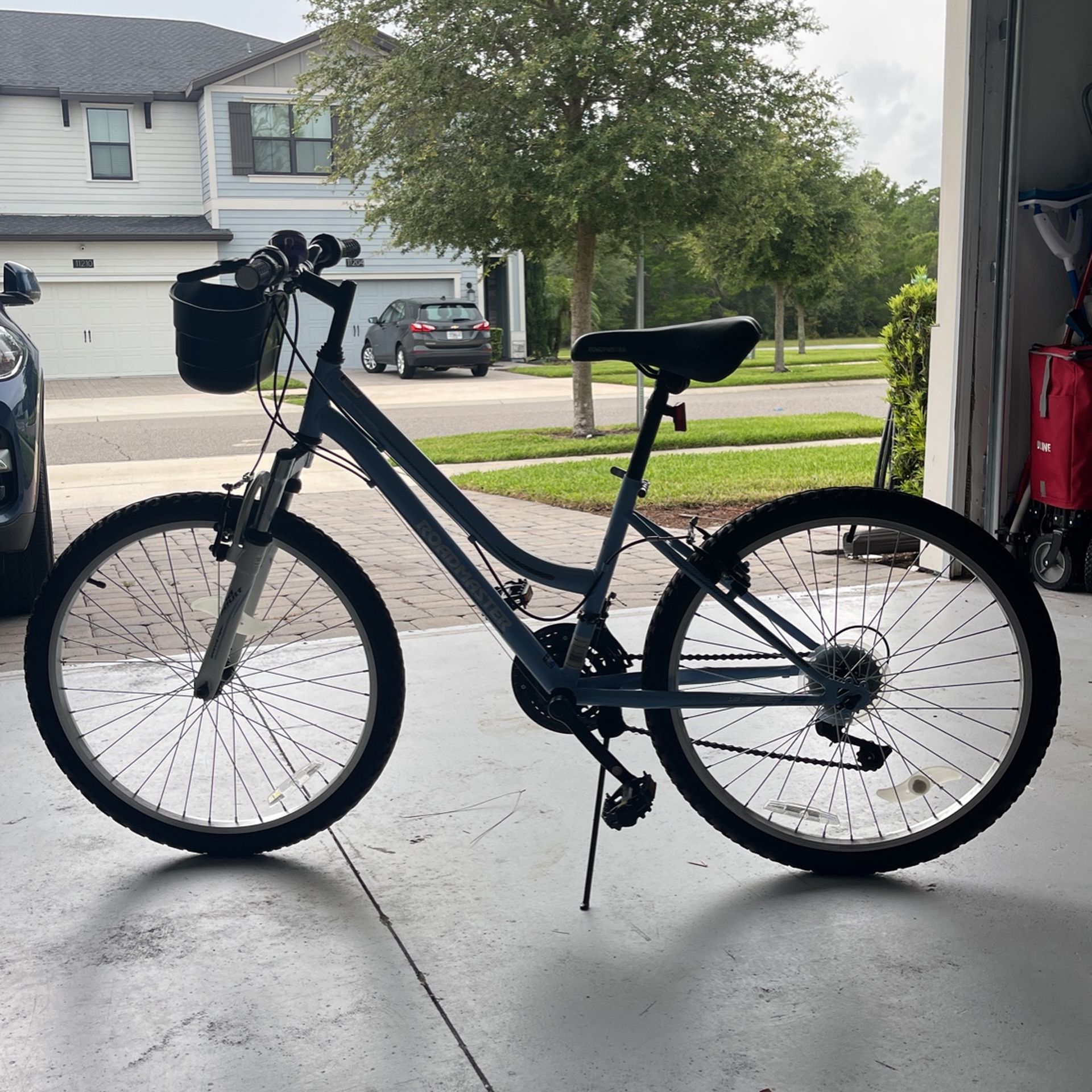 Roadmaster 24" Granite Peak Girls Mountain Bike, Light Blue for Sale in ...
