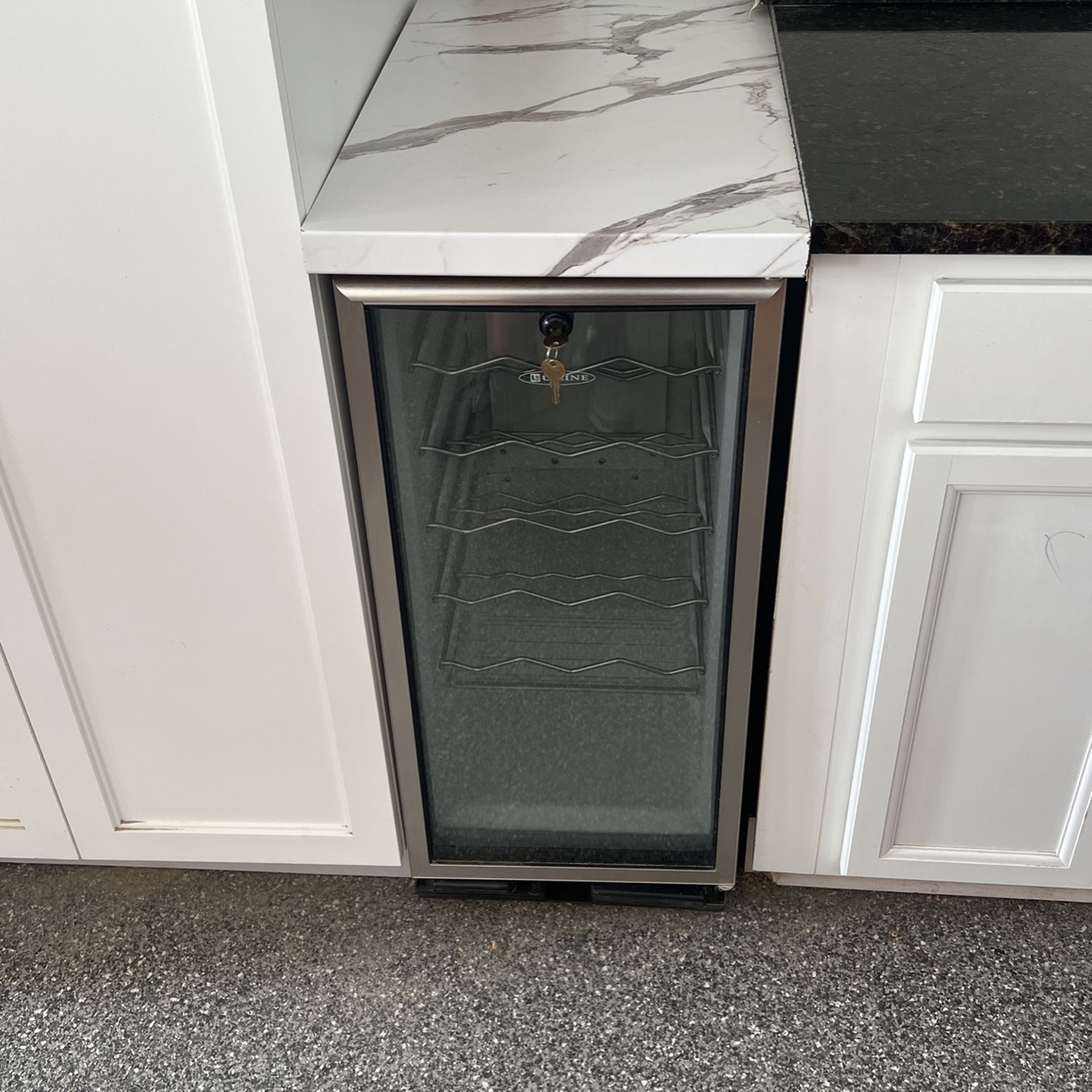 U-line Wine Captain Model: 15WC for Sale in Vlg Wellingtn, FL - OfferUp