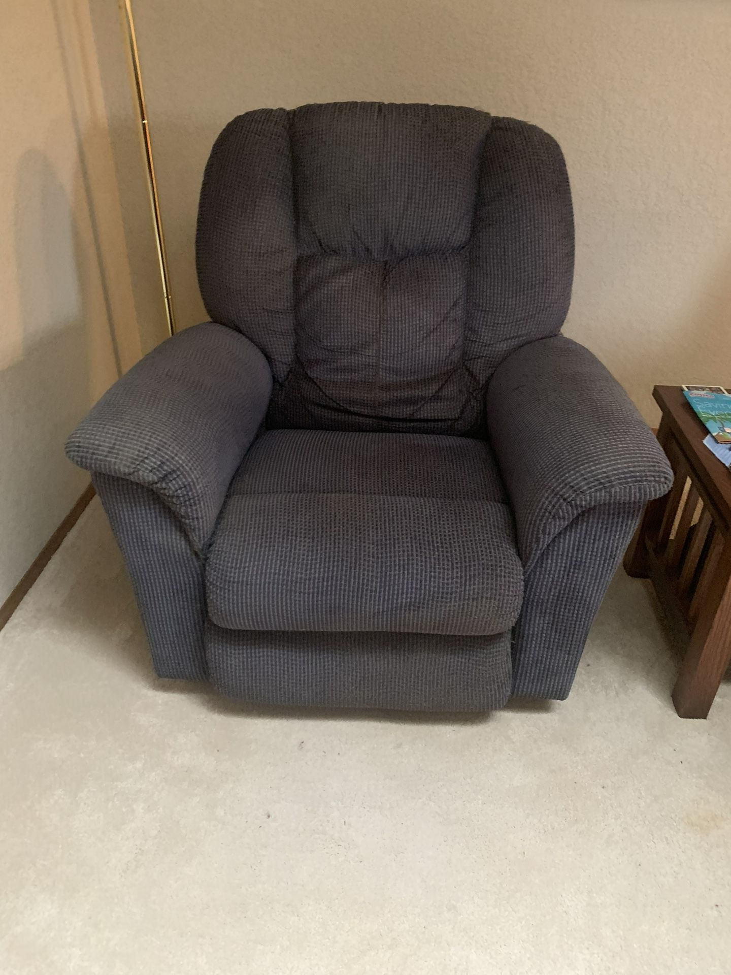 Free - 3 Lazy Boy Chairs for Sale in Federal Way, WA - OfferUp