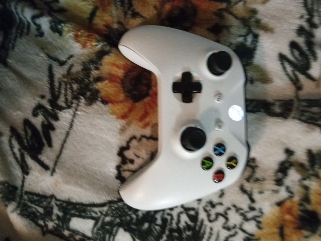 Xbox One Wireless Controller for Sale in Sacramento, CA - OfferUp