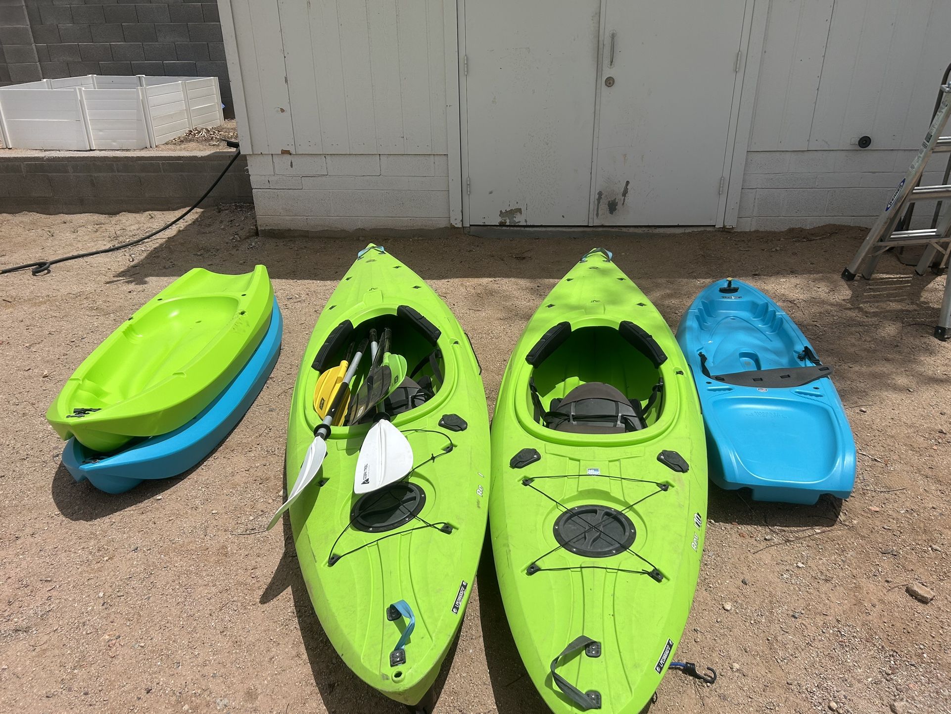 4 Adult Kayaks With Paddles. for Sale in Mesa, AZ - OfferUp