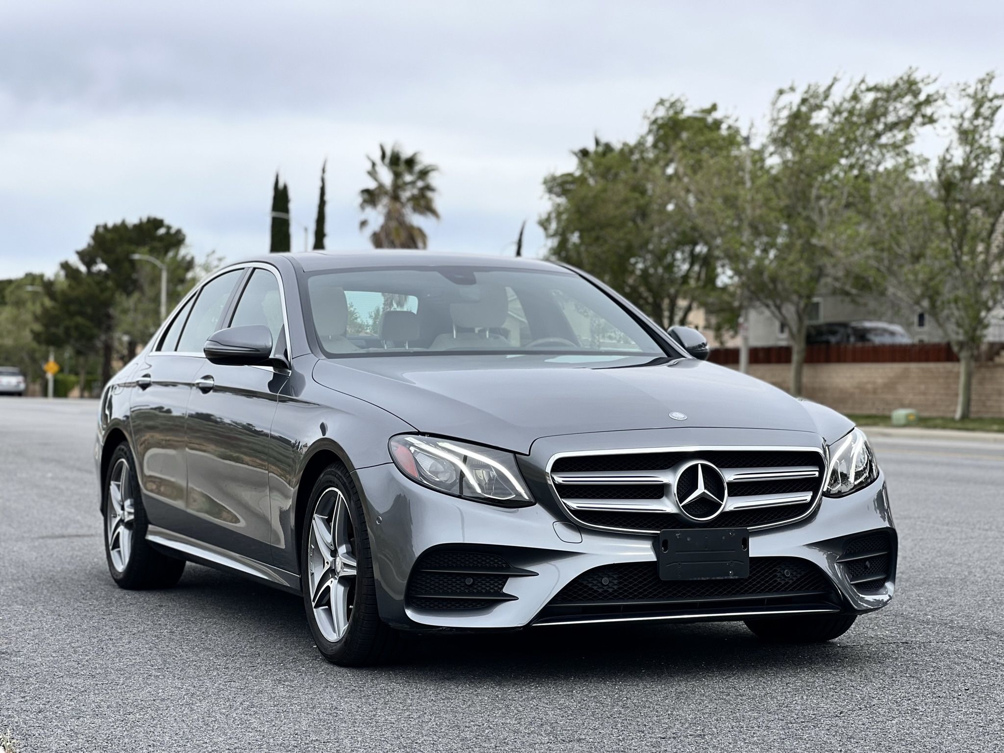 2017 MERCEDES BENZ E300 17.000 MILES ONLY NO ACCIDENTS for Sale in Palmdale, CA - OfferUp