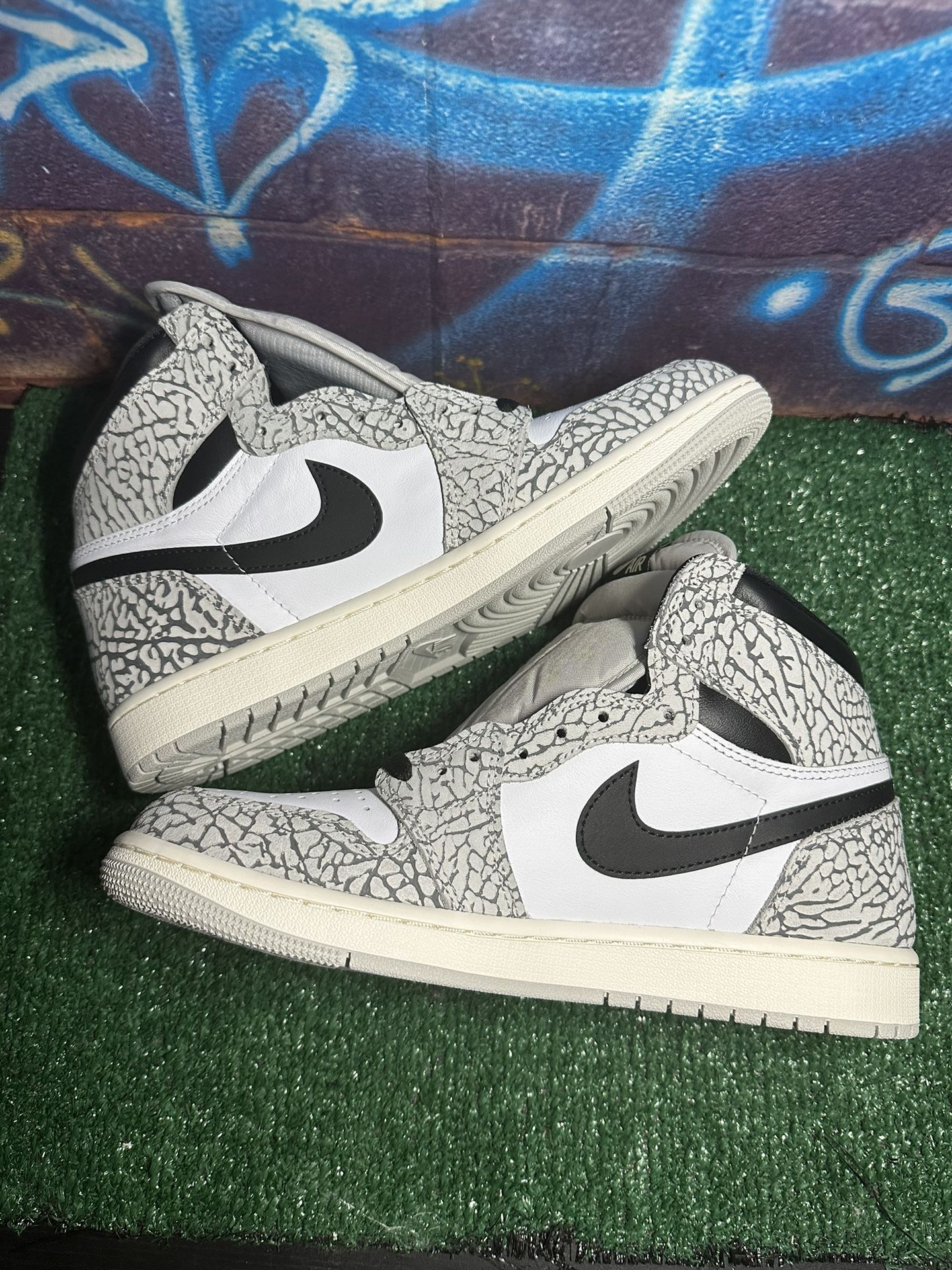 Jordan 1 Retro High Og White Cement 9.5m New for Sale in Merriam, KS ...