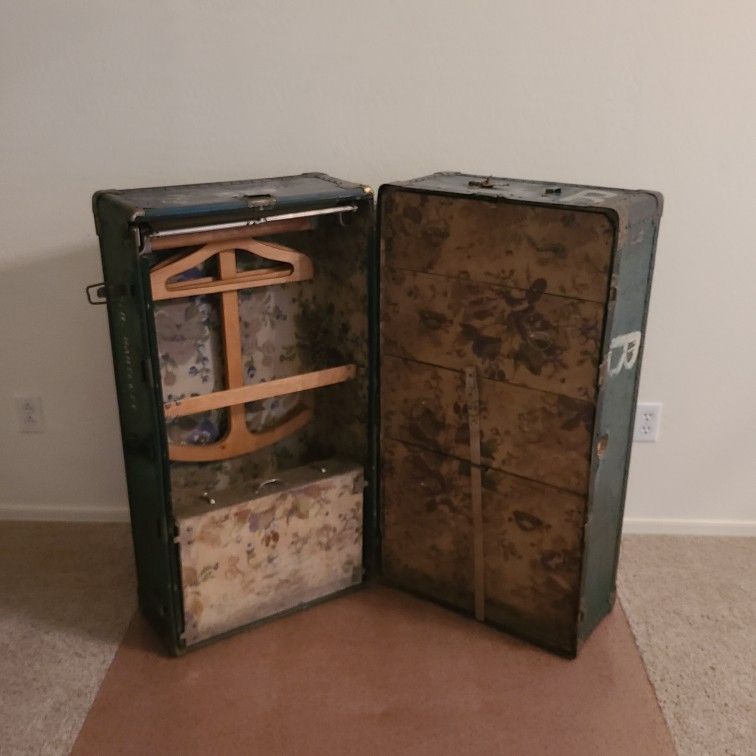 Steamer Trunk for Sale in Surprise, AZ - OfferUp
