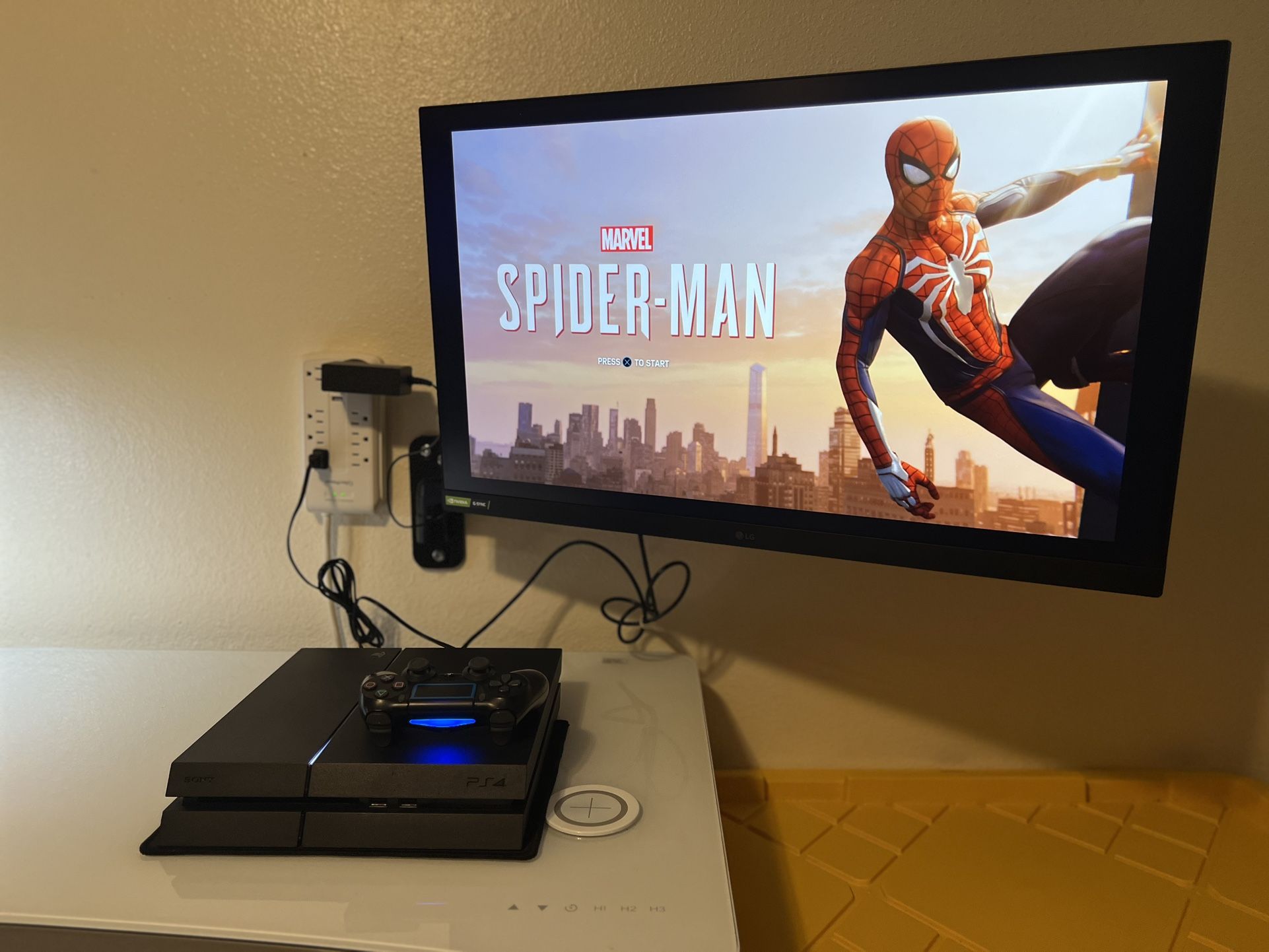 PS4 W/Controller $80 for Sale in Seattle, WA - OfferUp