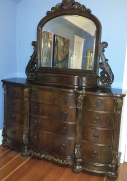Cal King Size Bedroom Furniture Set Collezione Europa for Sale in Roseville CA OfferUp