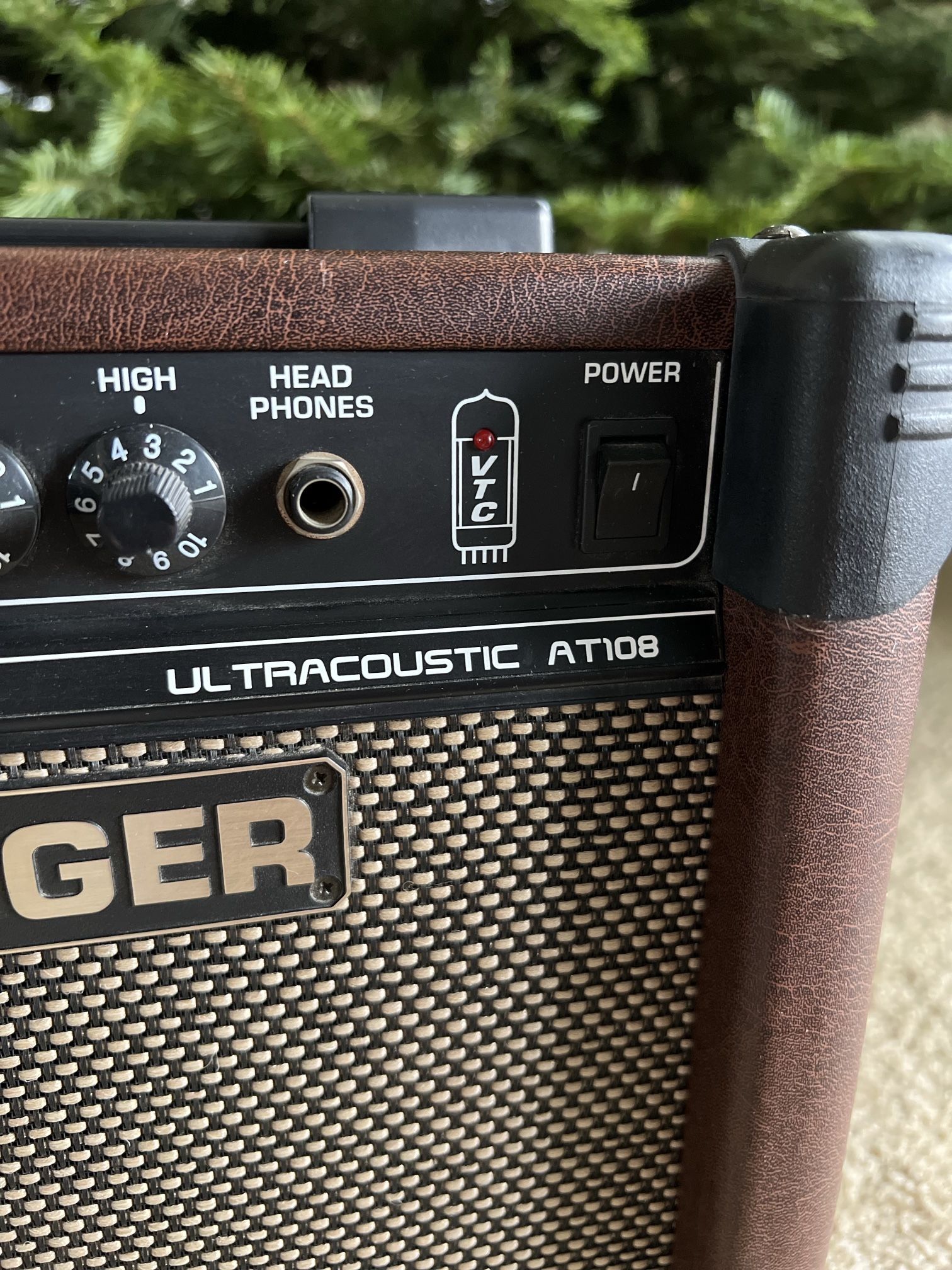 Behringer AT108 Acoustic Amp for Sale in Gardena, CA - OfferUp