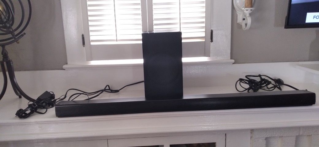 LG Sound Bar Model Sh7b Excellent Condition And Amazing Sound And Bass ...