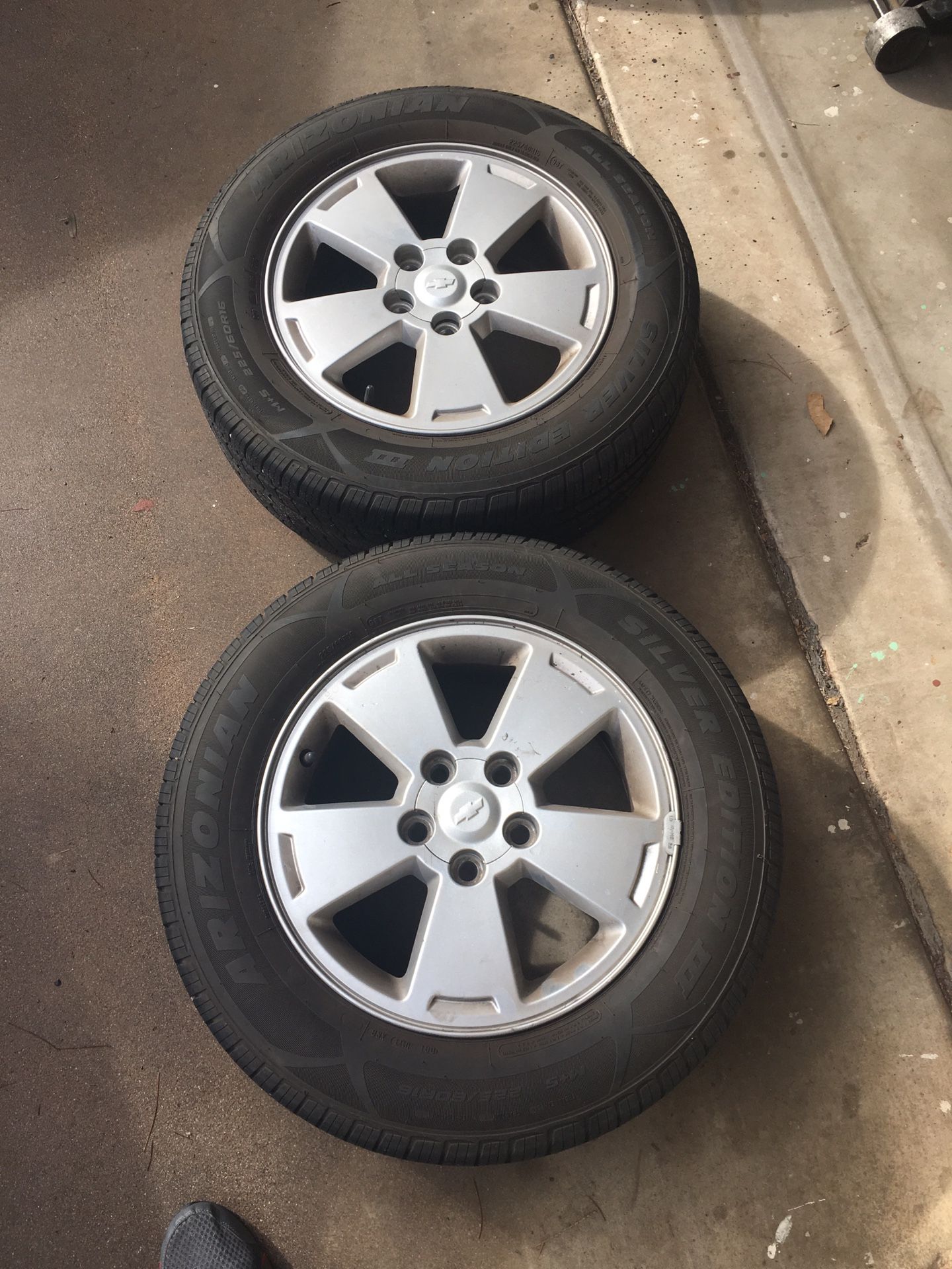2009 Chevy Impala 2X wheels 5x115 225/60 R16 for Sale in Glendale, AZ ...