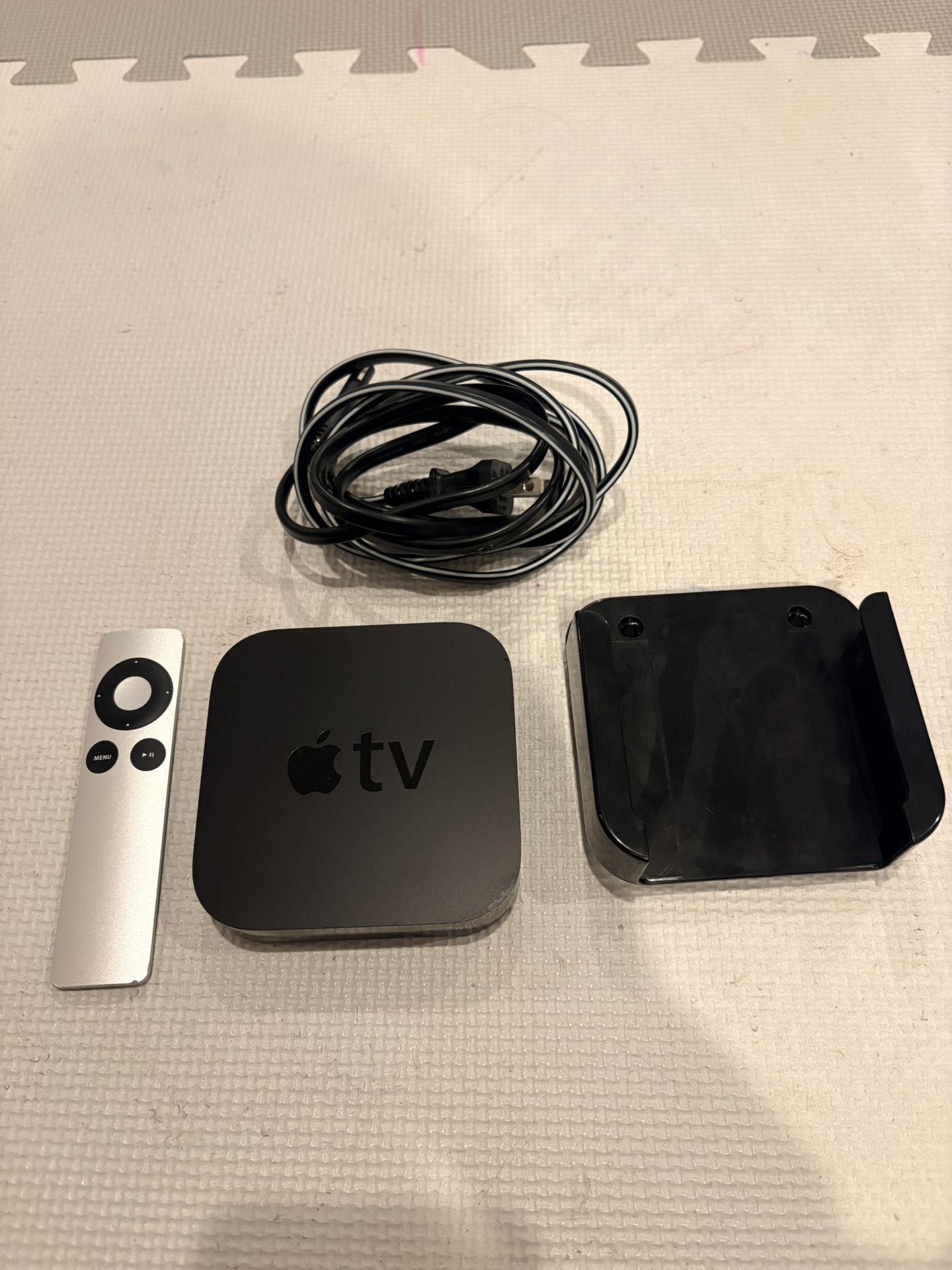 Apple TV A1469 With Remote And Wall Bracket for Sale in Diamond Bar, CA ...