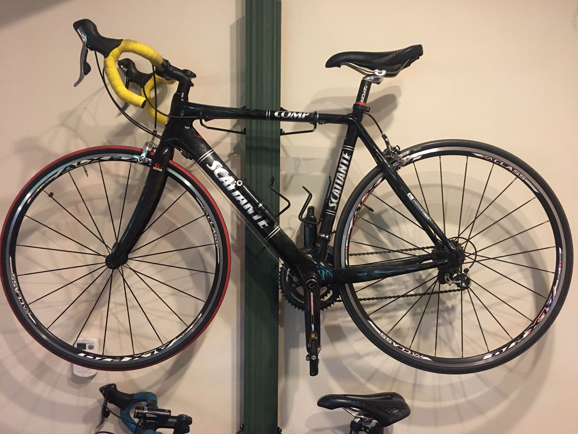 Scattante road bike, carbon monocoque for Sale in Durham, NC - OfferUp