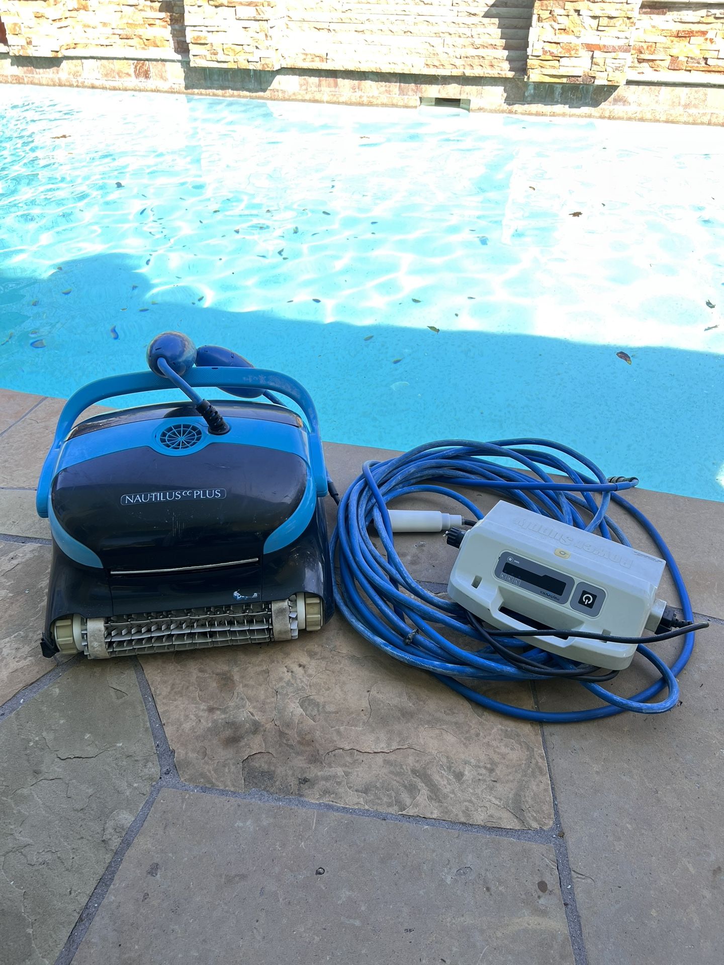 Pool cleaner Dolphin Nautilus CC Plus Robotic Robot Pool Vacuum Cleaner ...