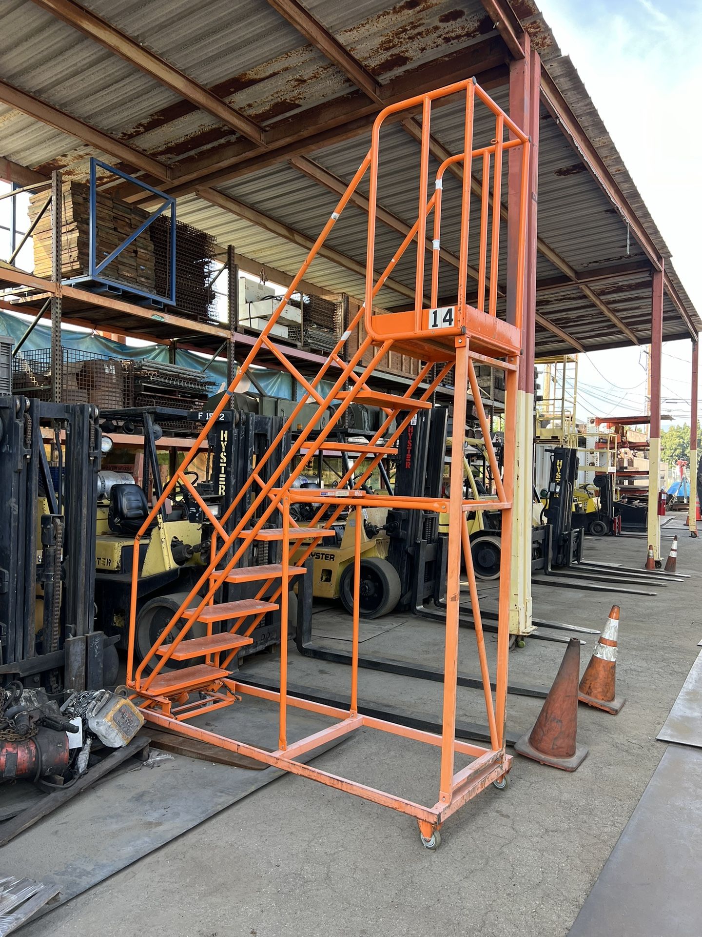 BALLYMORE ROLLING WAREHOUSE LADDER for Sale in Montclair, CA - OfferUp