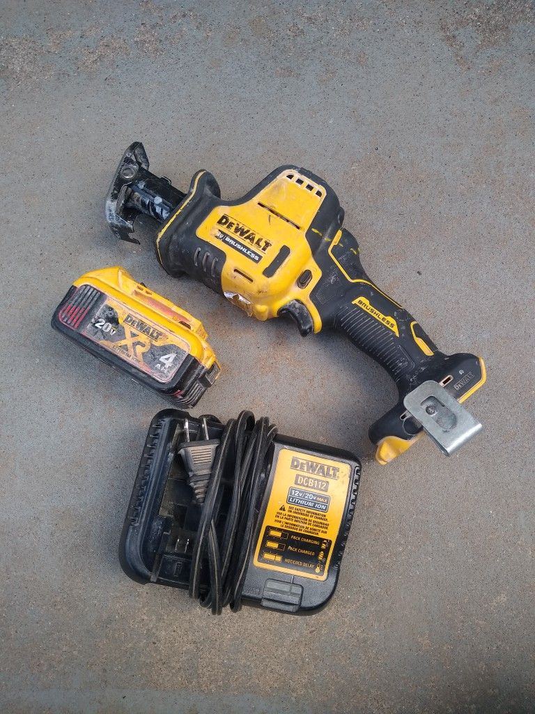 DEWALT 20V ATOMIC RECIPROCATING SAW for Sale in Glendale, AZ - OfferUp
