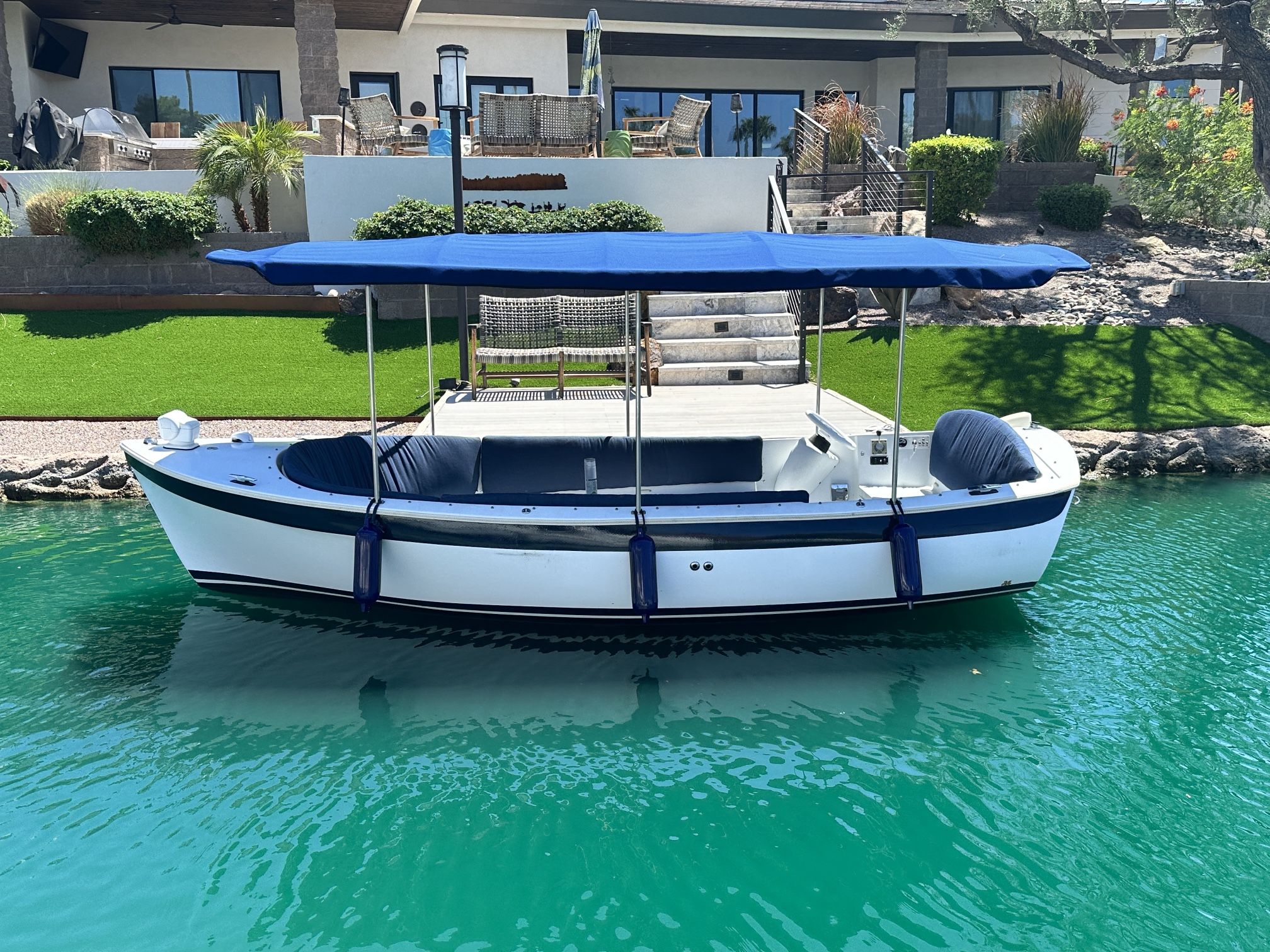 Duffy 16 LC Electric Boat Navy for Sale in Scottsdale, AZ - OfferUp