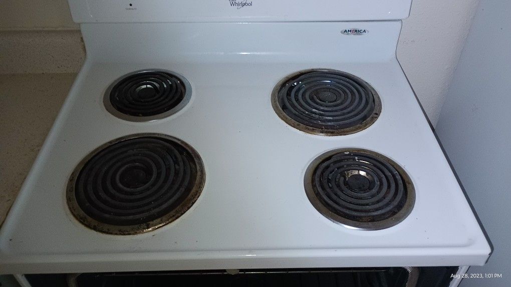 General Electric 4 Burner Electric Stove for Sale in Tacoma, WA - OfferUp