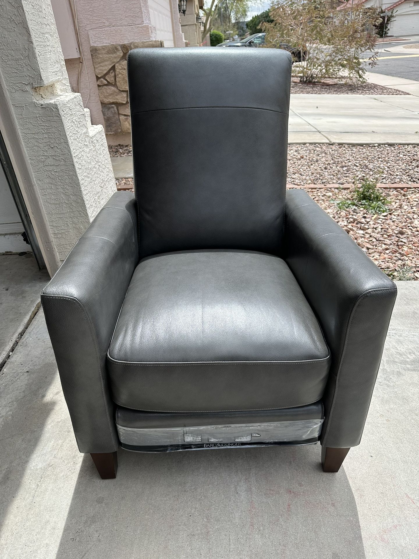 Barcalounger Ridgefield Leather Pushback Recliner