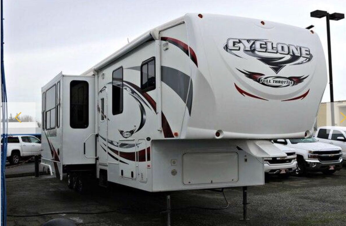 2012 Heartland Cyclone 3800 Toy Hauler- **PRICE DROP for Sale in BETHEL ...