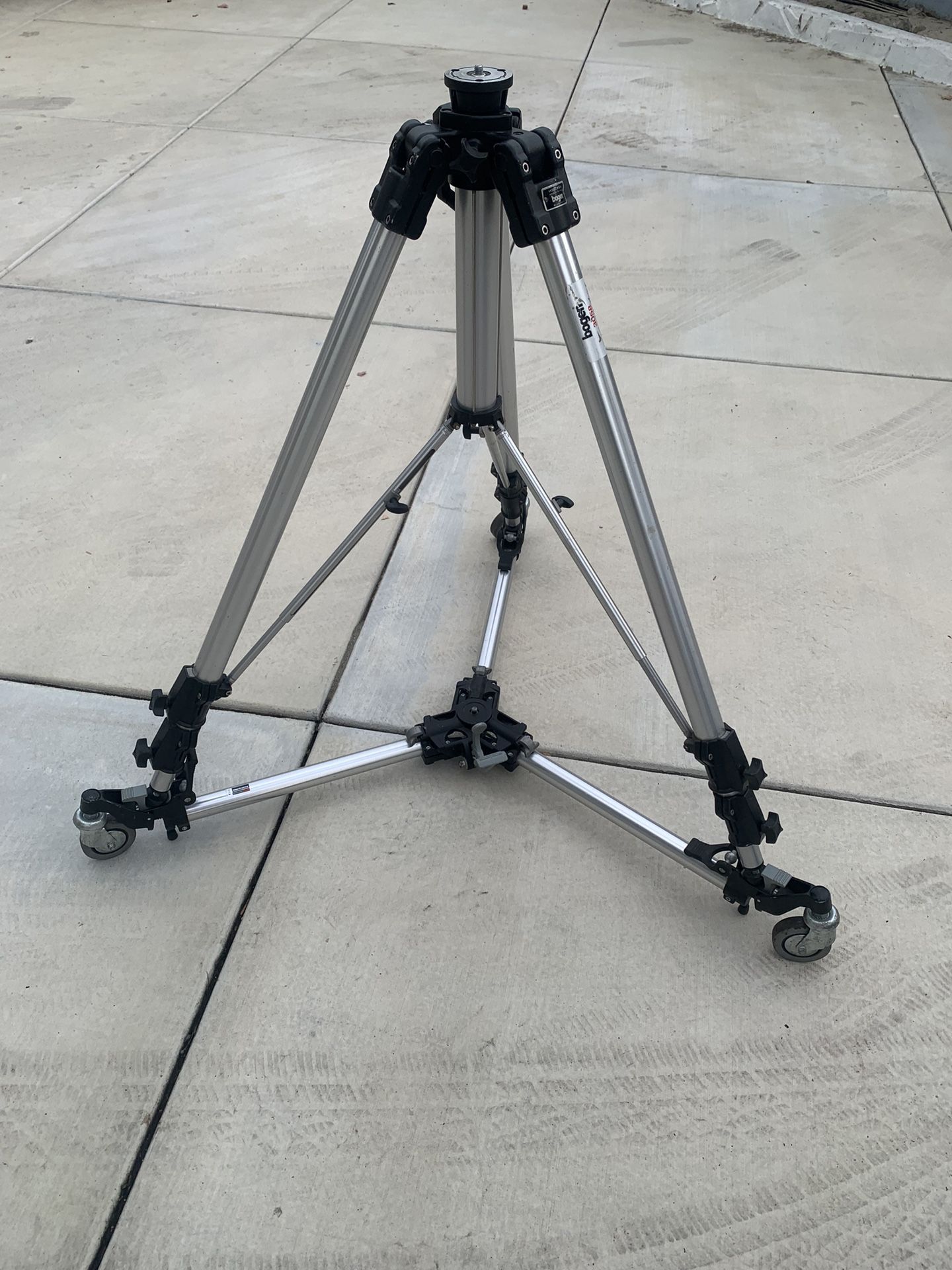 Bogen Professional Tripod 3058 And Dolly 3156 for Sale in Monrovia, CA ...