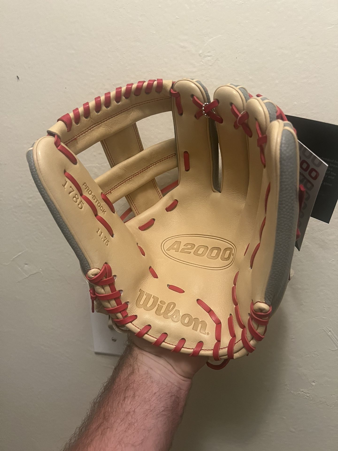 Brand New Wilson A2000 Gloves Righty RHT Right-handed Infield 11.75” Or ...