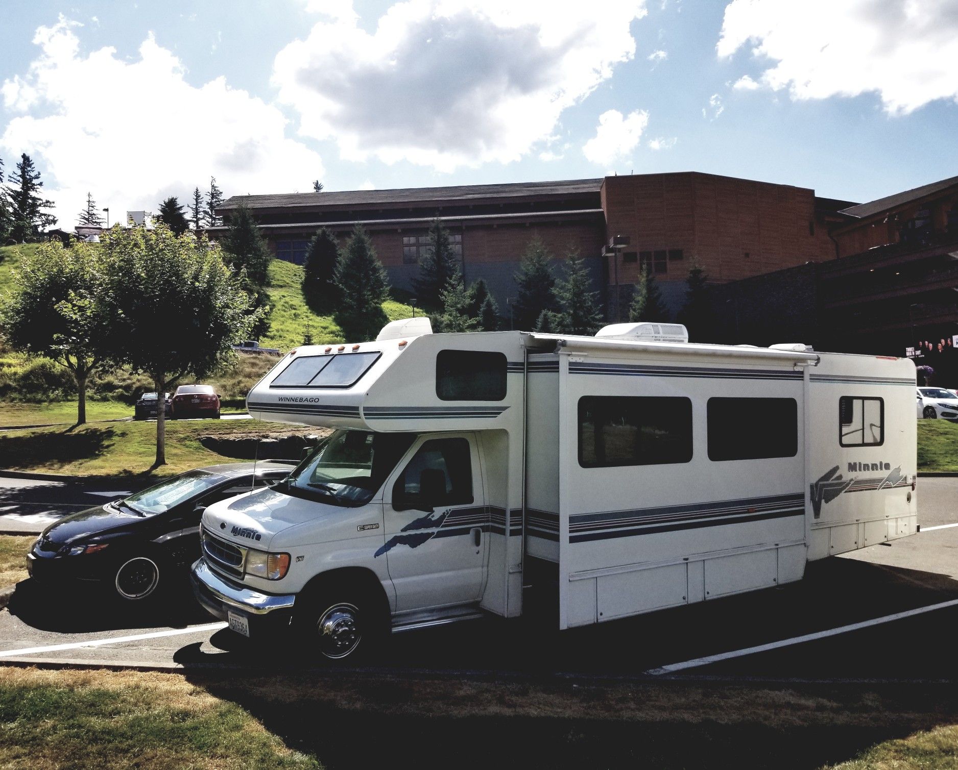 Rv 98 ford winnebago v10 Triton 31,000miles for Sale in Redmond, WA ...