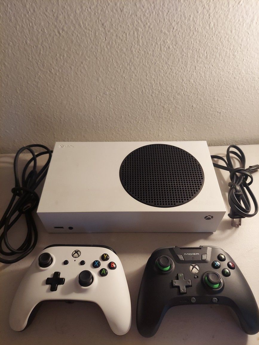 Microsoft Xbox Series S, White for Sale in Westminster, CA - OfferUp