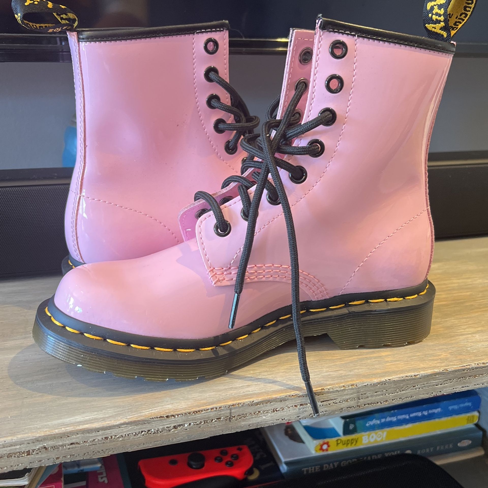 DOC MARTENS (Pink) for Sale in Chula Vista, CA - OfferUp
