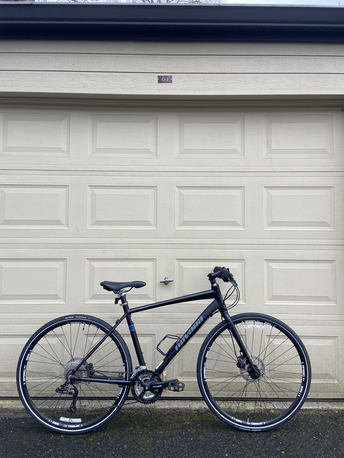 Novara Big Buzz Urban Commuter Bike – 700c Wheels, 27-Speed Bicycle for ...