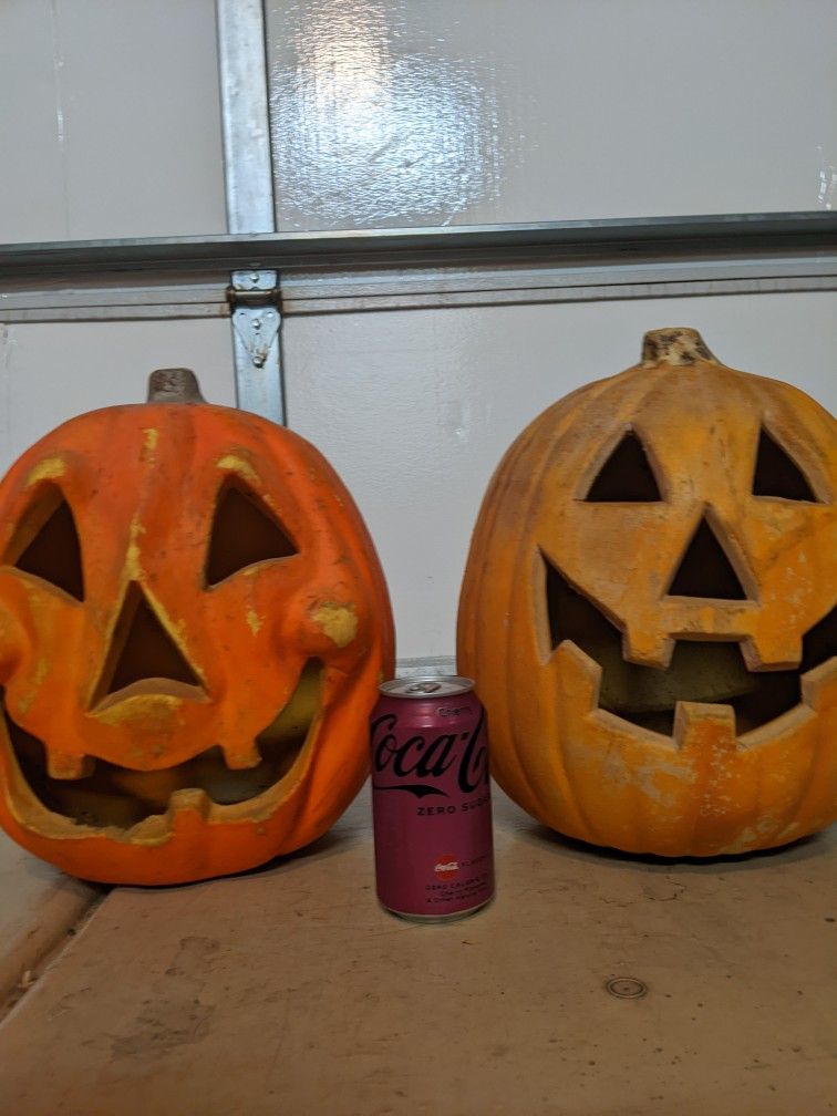 2 Large Outdoor Pumpkins for Sale in Lakeside, CA - OfferUp