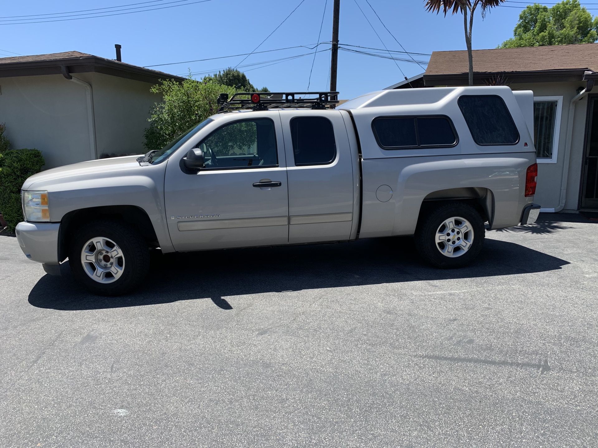 High Rise Leer Custom Camper Shell for Sale in Lake Elsinore, CA - OfferUp