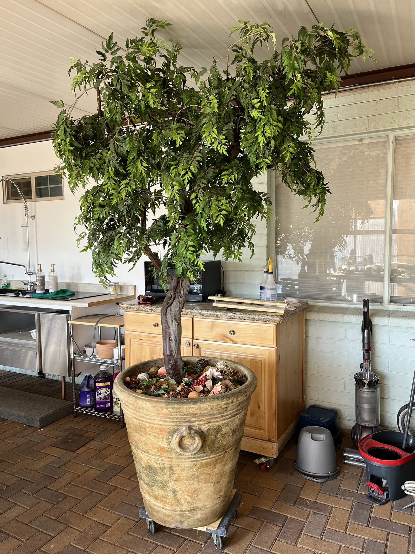 8 Foot Tall Decorative Tree for Sale in Glendale, AZ - OfferUp