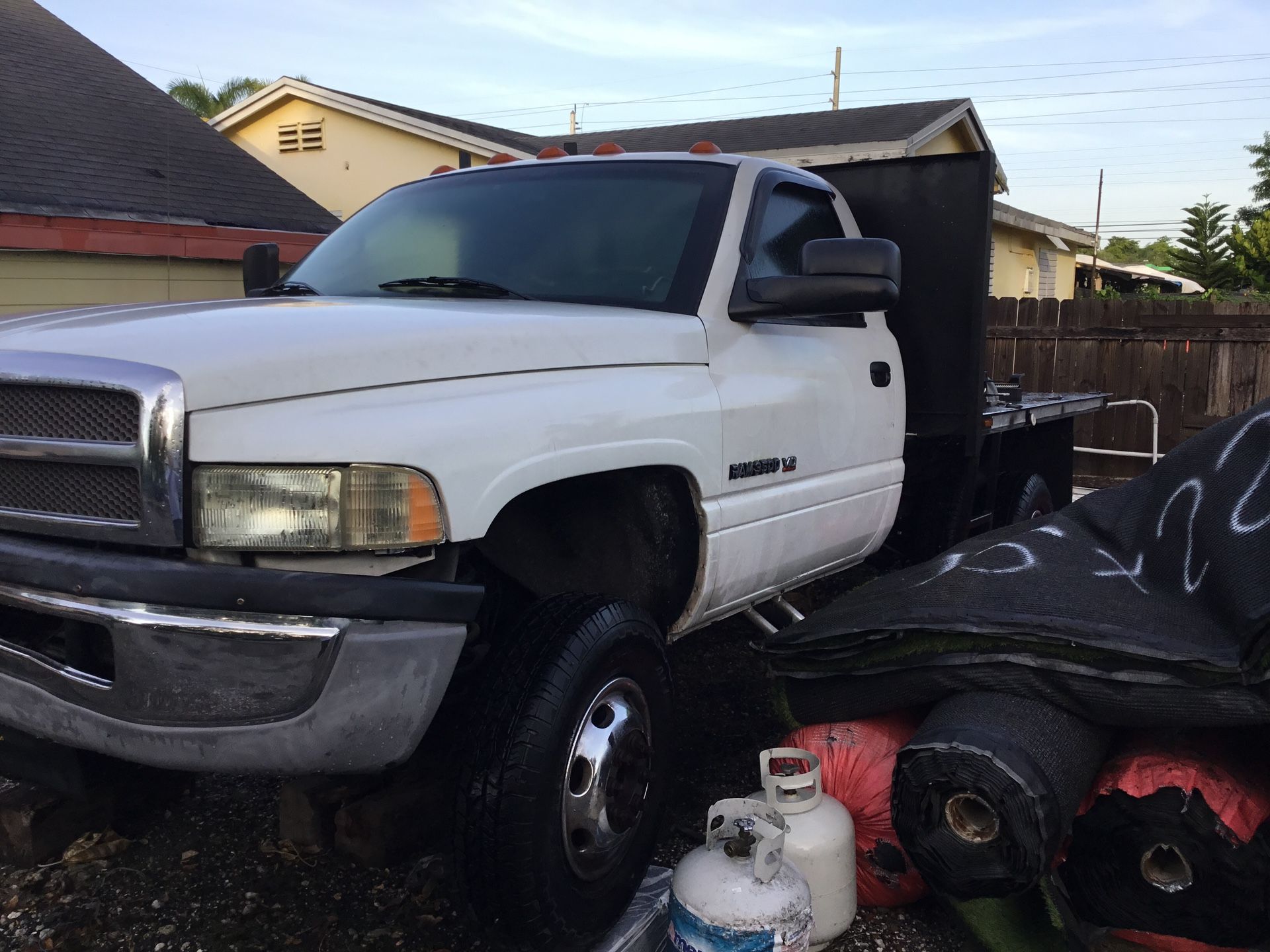 2001 DODGE 3500 V10 MAGNUM 4x4 for Sale in West Palm Beach, FL - OfferUp