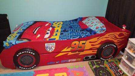 Lightning mcqueen twin bed with trundle store