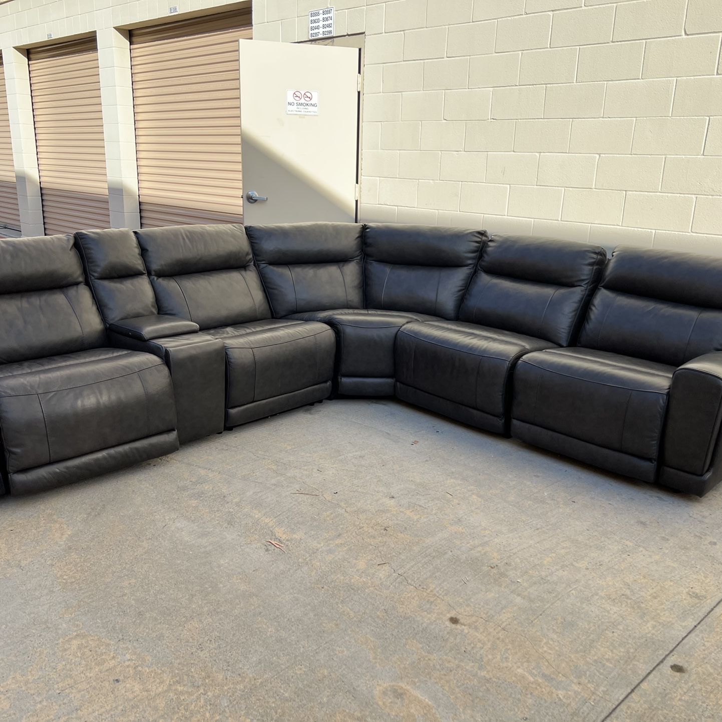 Like New Costco Lauretta Leather Power Reclining Sectional with Power Headrests 55 Off for Sale in Spring Valley CA OfferUp