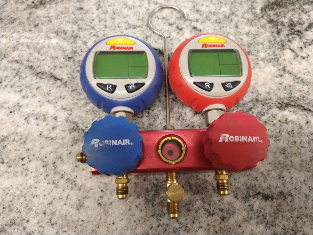 Robinair Two-way Manifold Digital Gauges for Sale in Tampa, FL - OfferUp
