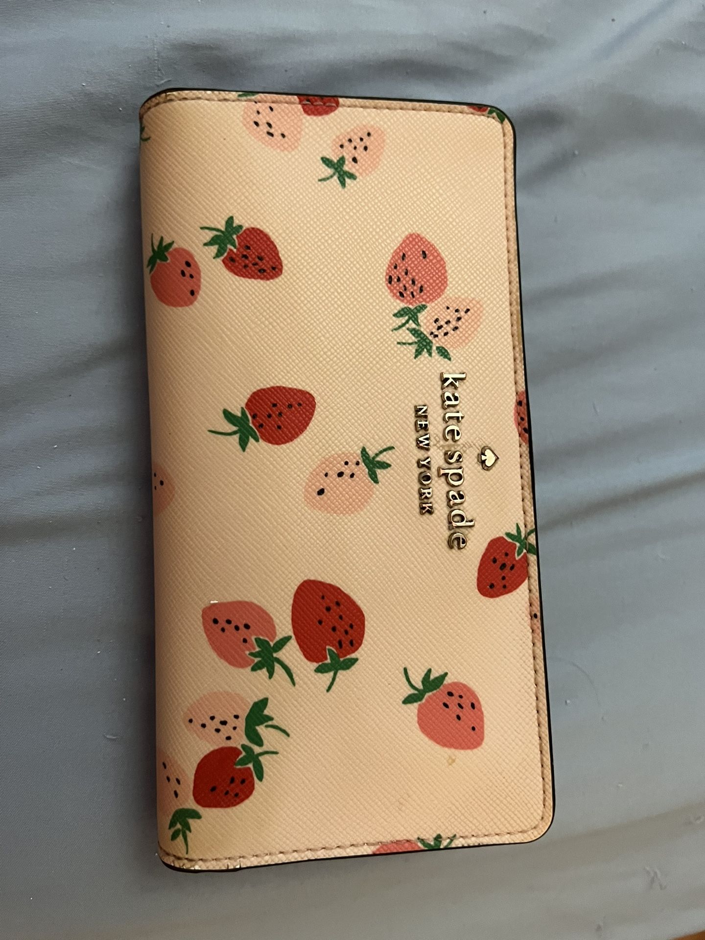 Cute Strawberry Kate Spade Wallet for Sale in Glendale, AZ - OfferUp