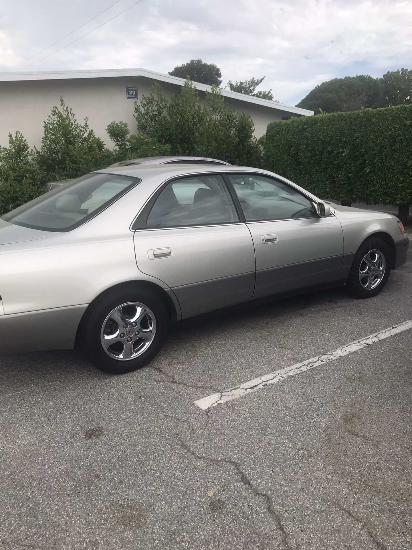 1997 Lexus ES 300 for Sale in Seal Beach, CA - OfferUp