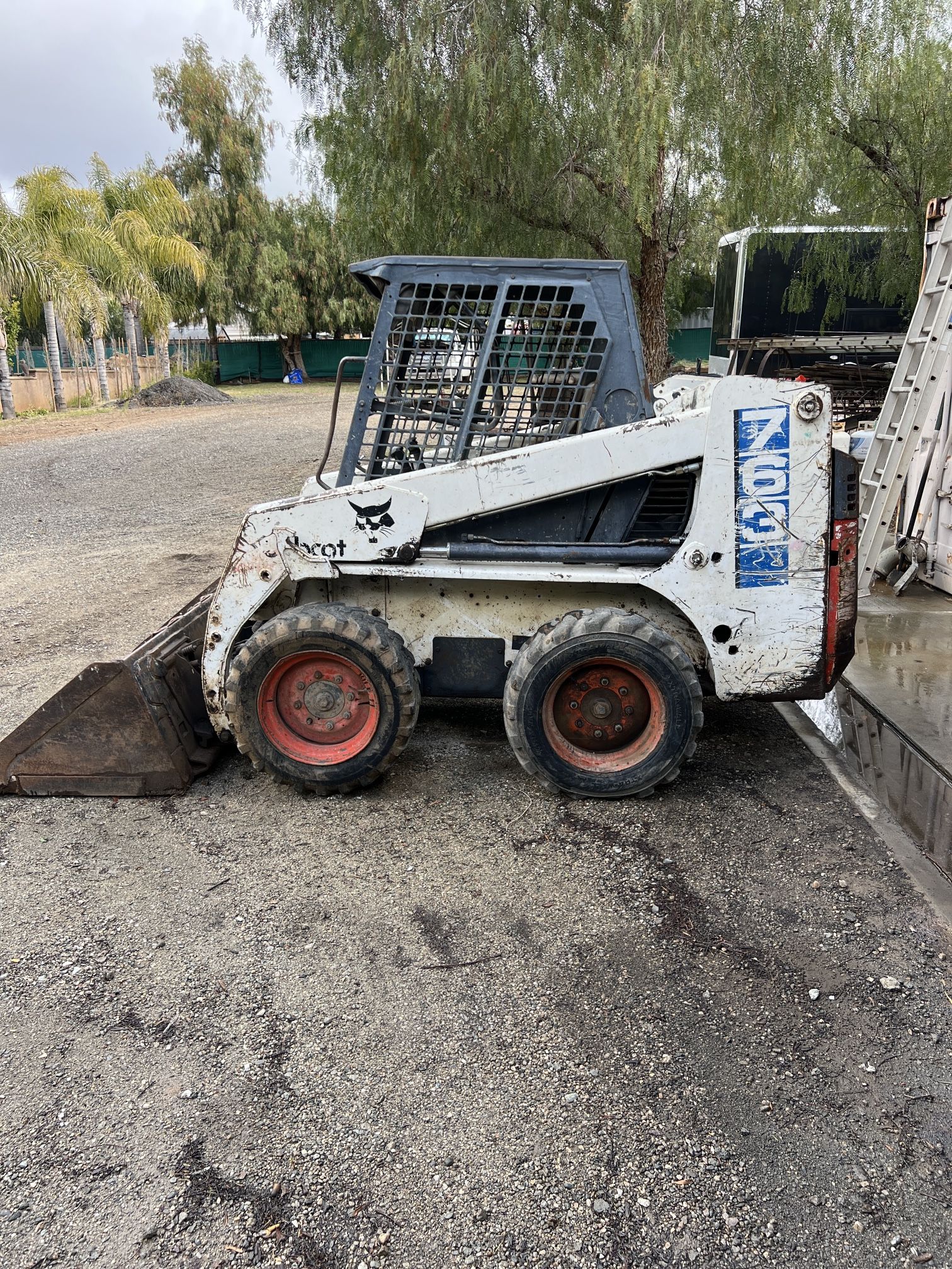 BOBCAT 763 for Sale in Canyon Country, CA - OfferUp
