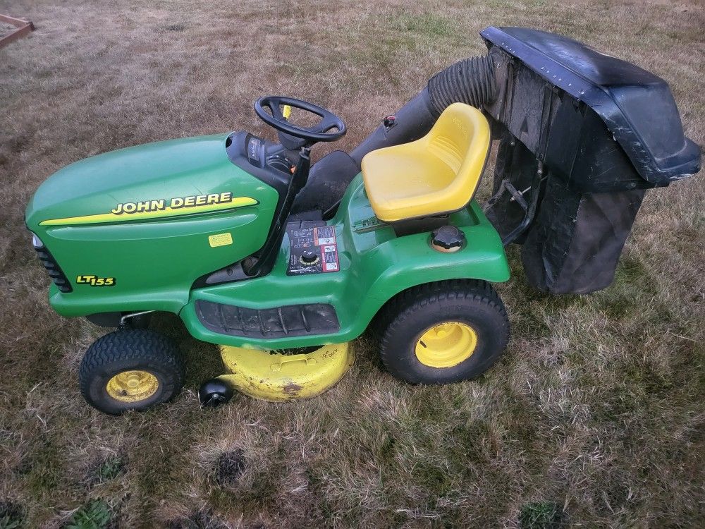 John Deere Rider Mower LT155 for Sale in Everett, WA - OfferUp