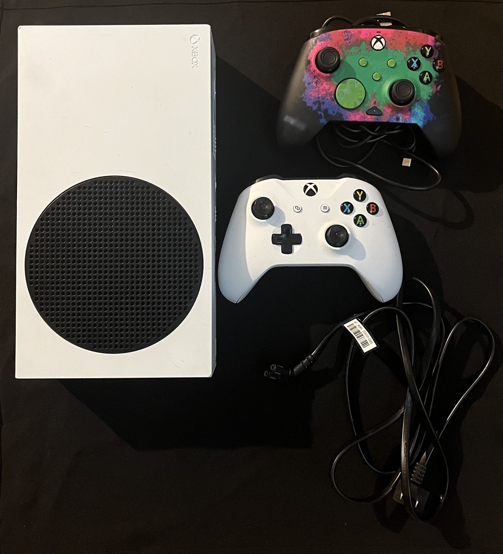 Xbox Series S 500 Gb 2 Controllers for Sale in Miami, FL - OfferUp