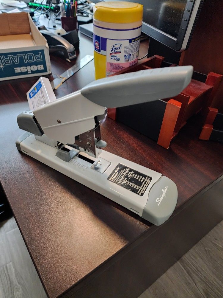 Swingline Heavy Duty Stapler for Sale in Orlando, FL - OfferUp