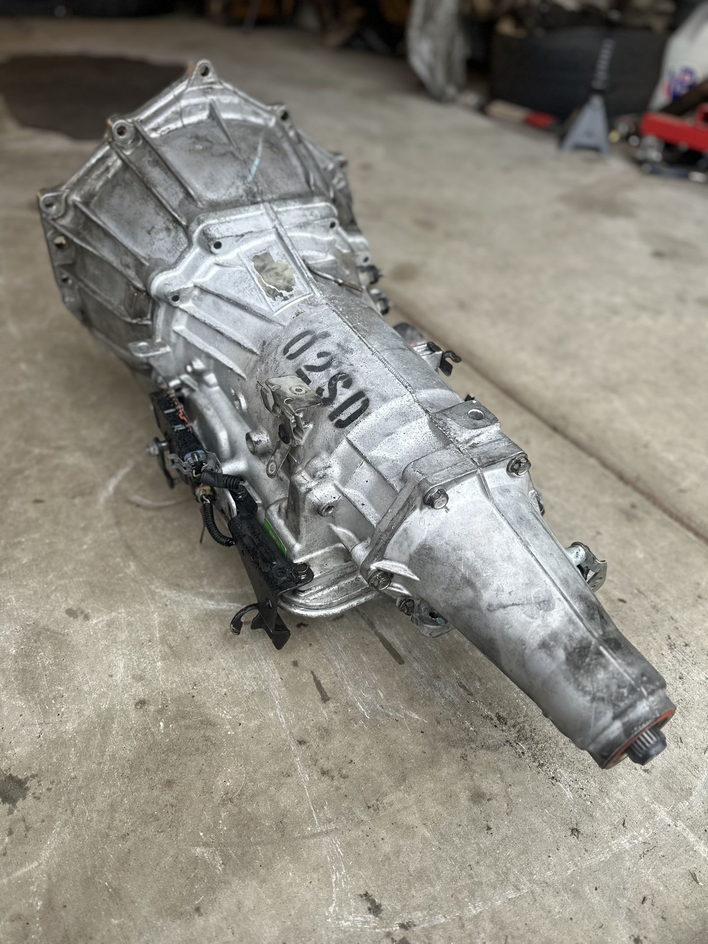 4l60e Transmission 2wd for Sale in Woodlake, CA - OfferUp