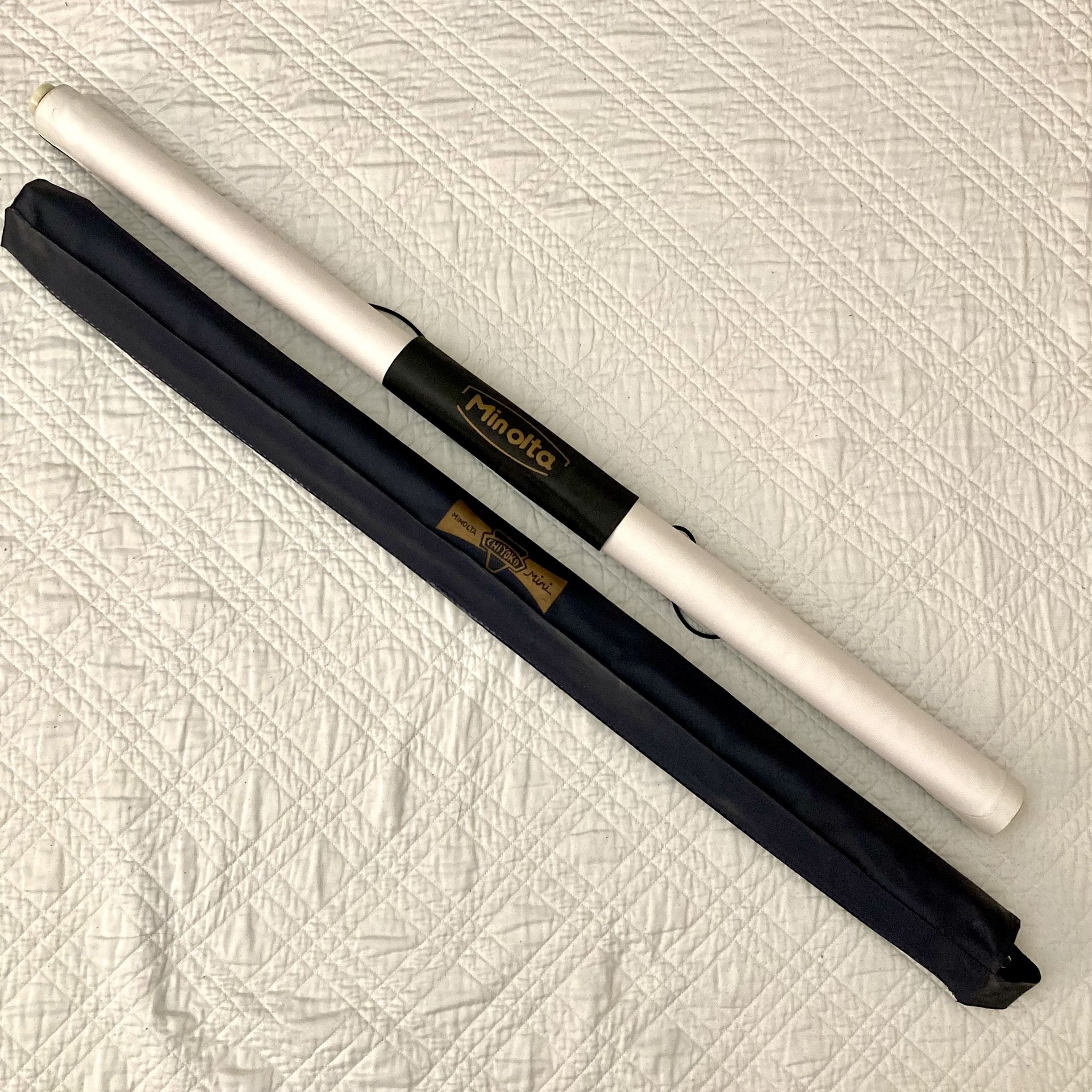 1960s Minolta Chiyoko Mini Vinyl Projector Screen 36” x 39” for Sale in ...